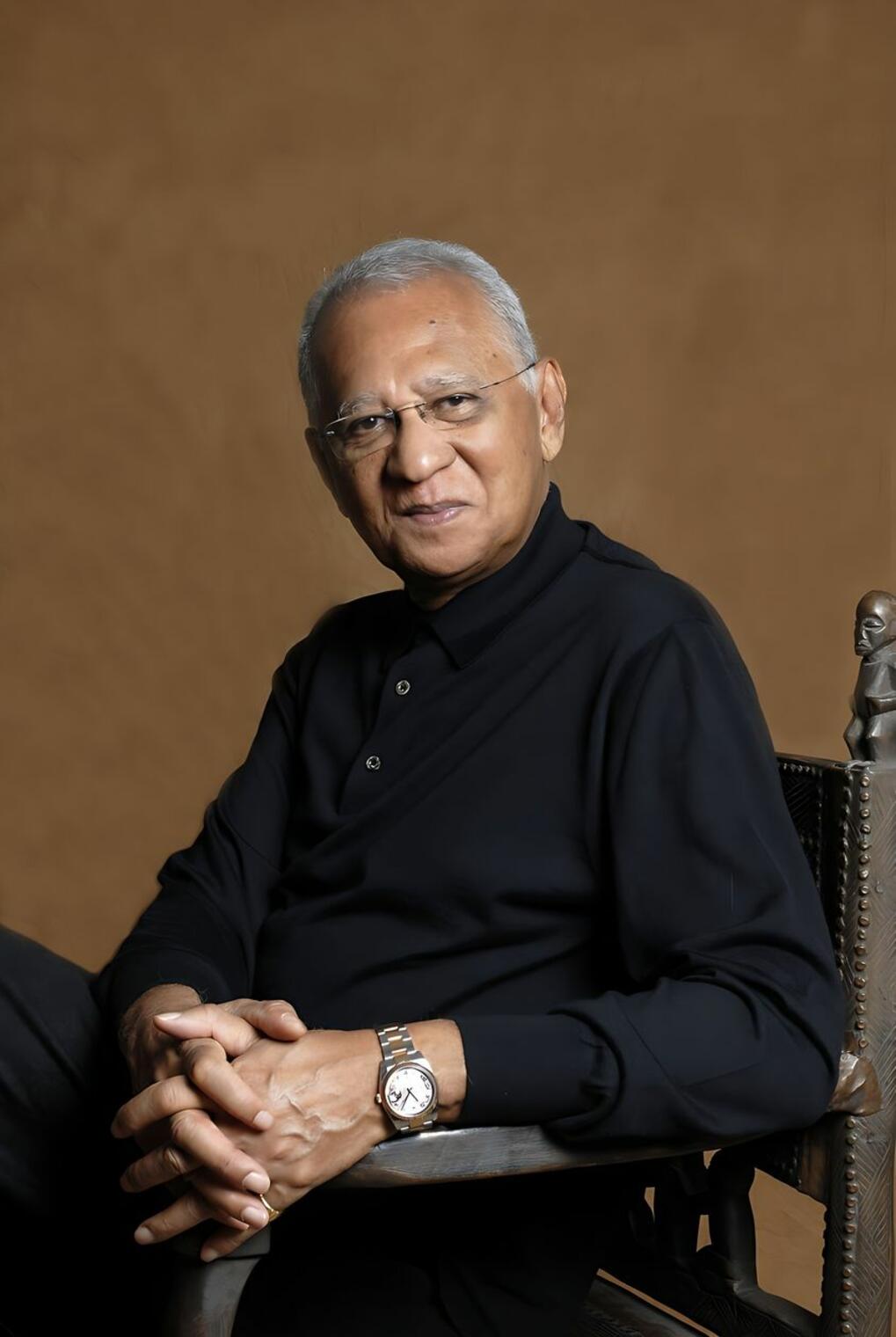 Henri Lopes: A Legacy of Literature, Diplomacy, and Political Influence